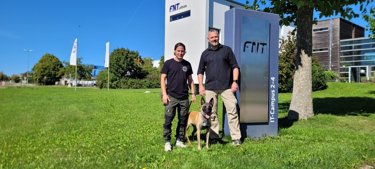FNT Blog: Datenträgerspürhund Ace im FNT-Datacenter